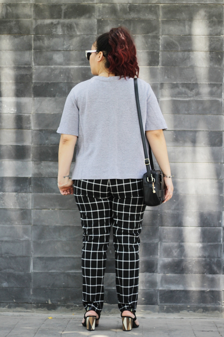 Mrs. Fancy pants – Golden Strokes