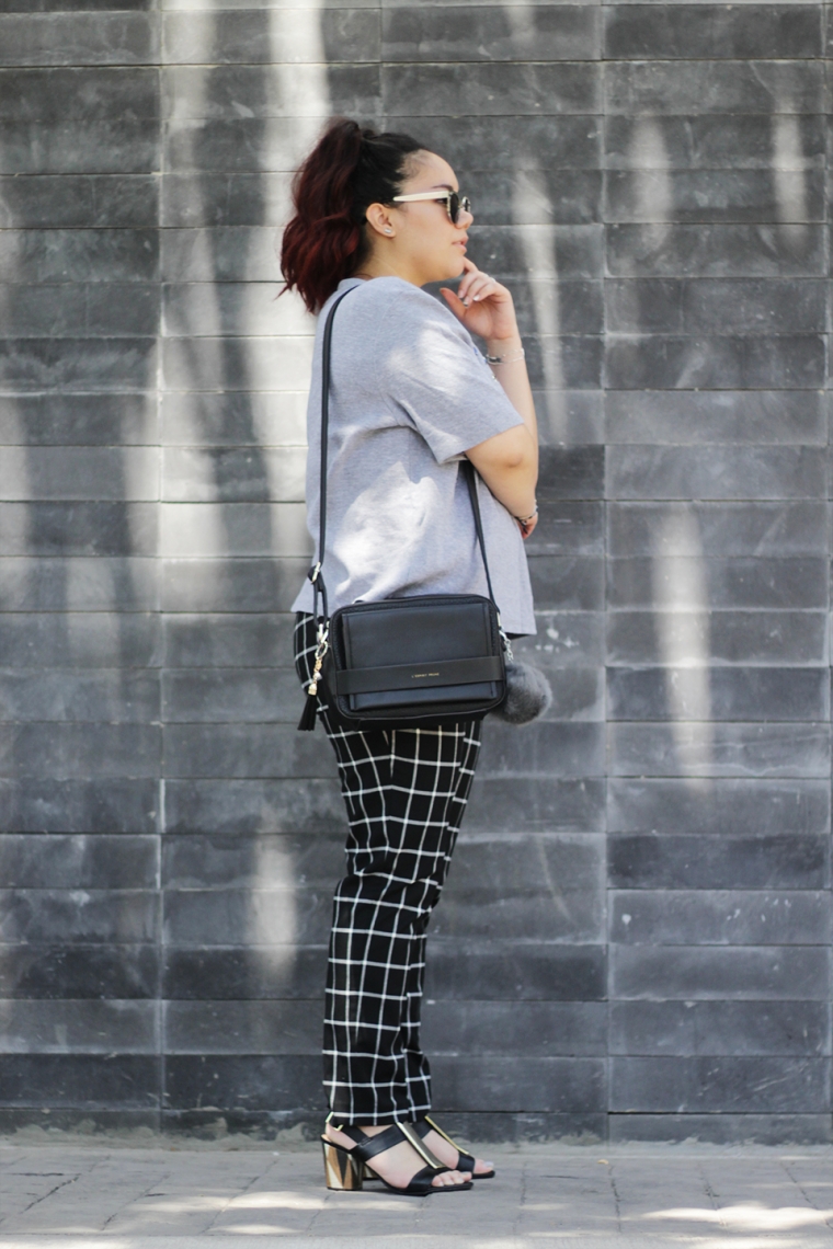 Mrs. Fancy pants – Golden Strokes